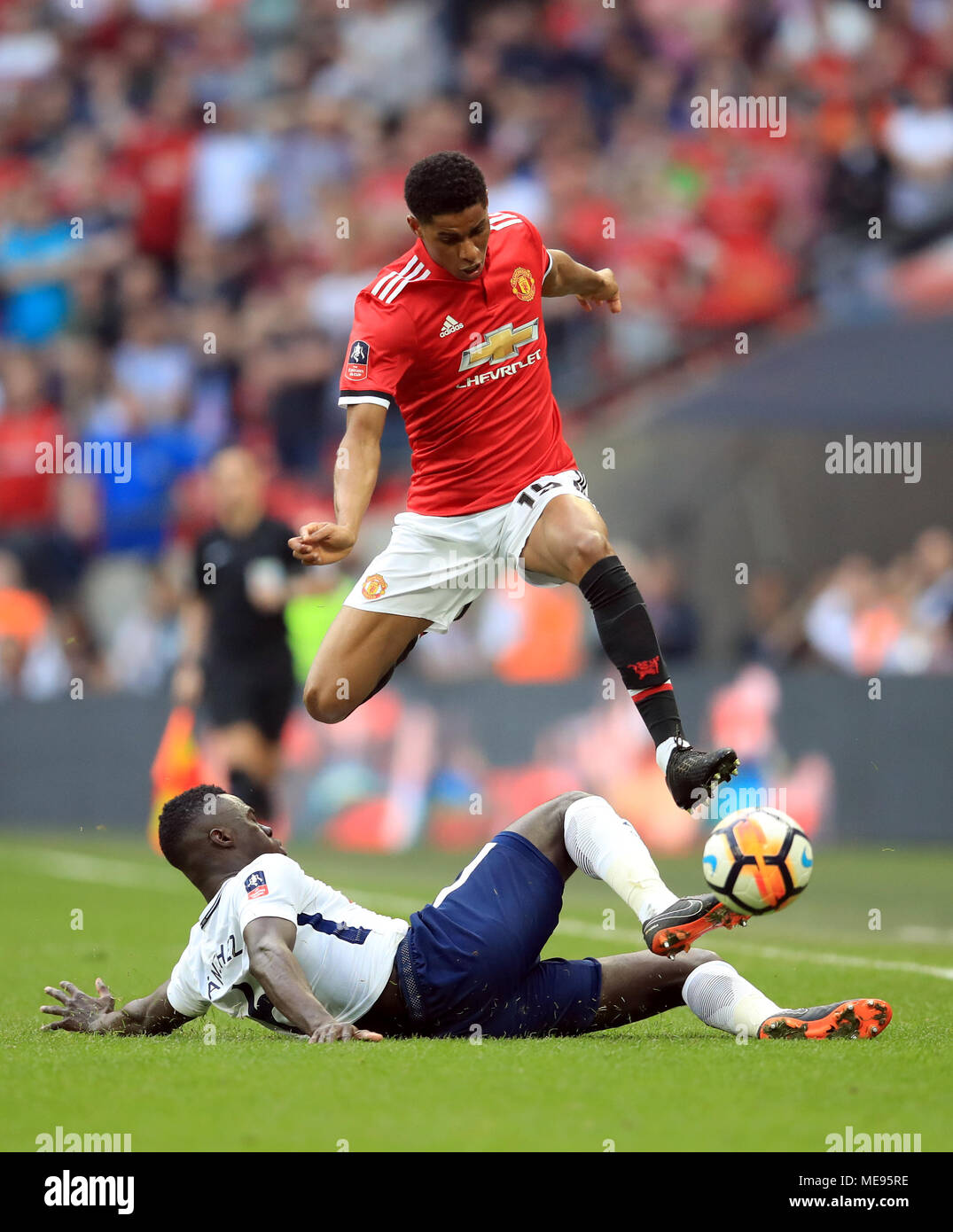 Tottenham hotspurs stadium v man united hi-res stock photography and ...