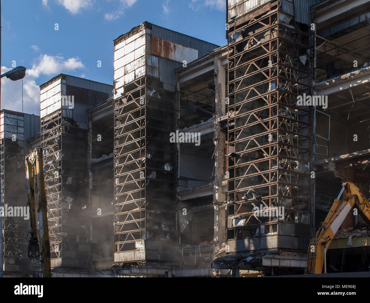 Steel carcass construction hi-res stock photography and images - Alamy