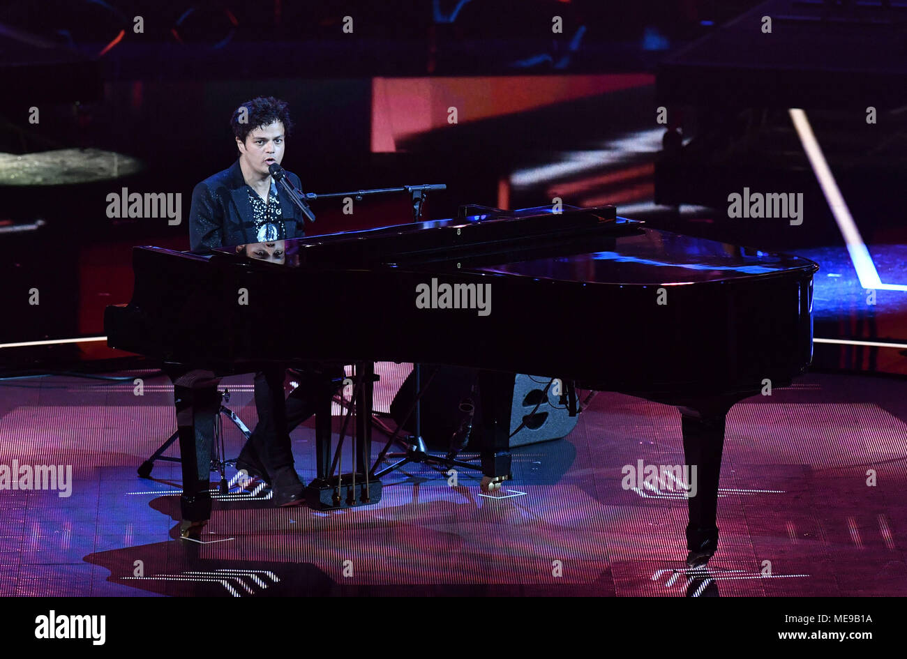 Jamie cullum performs royal albert hall hi-res stock photography and ...