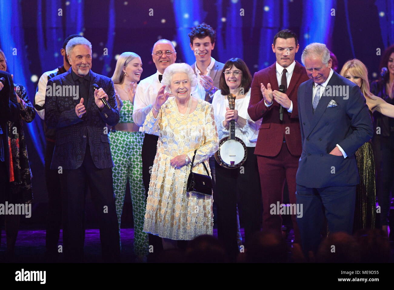 Queen Elizabeth II and the Prince of Wales with Sir Tom Jones (left ...