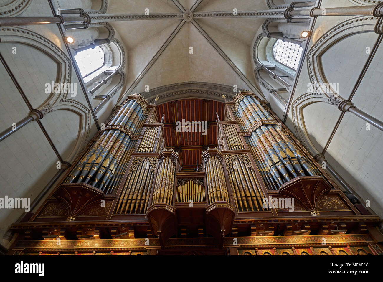 Interior of rochester cathedral hi-res stock photography and images - Alamy