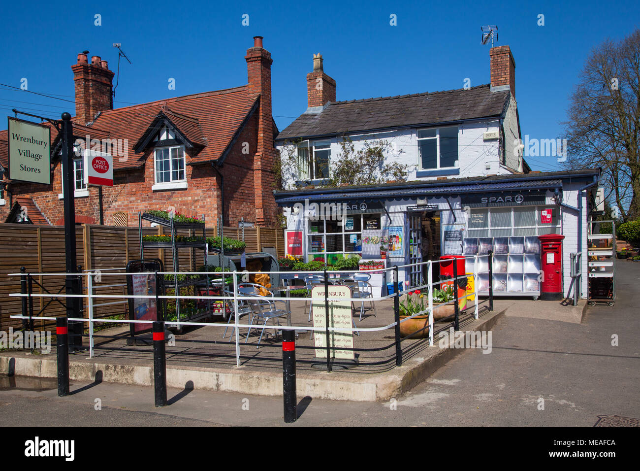 Village shop and post office hi-res stock photography and images - Alamy