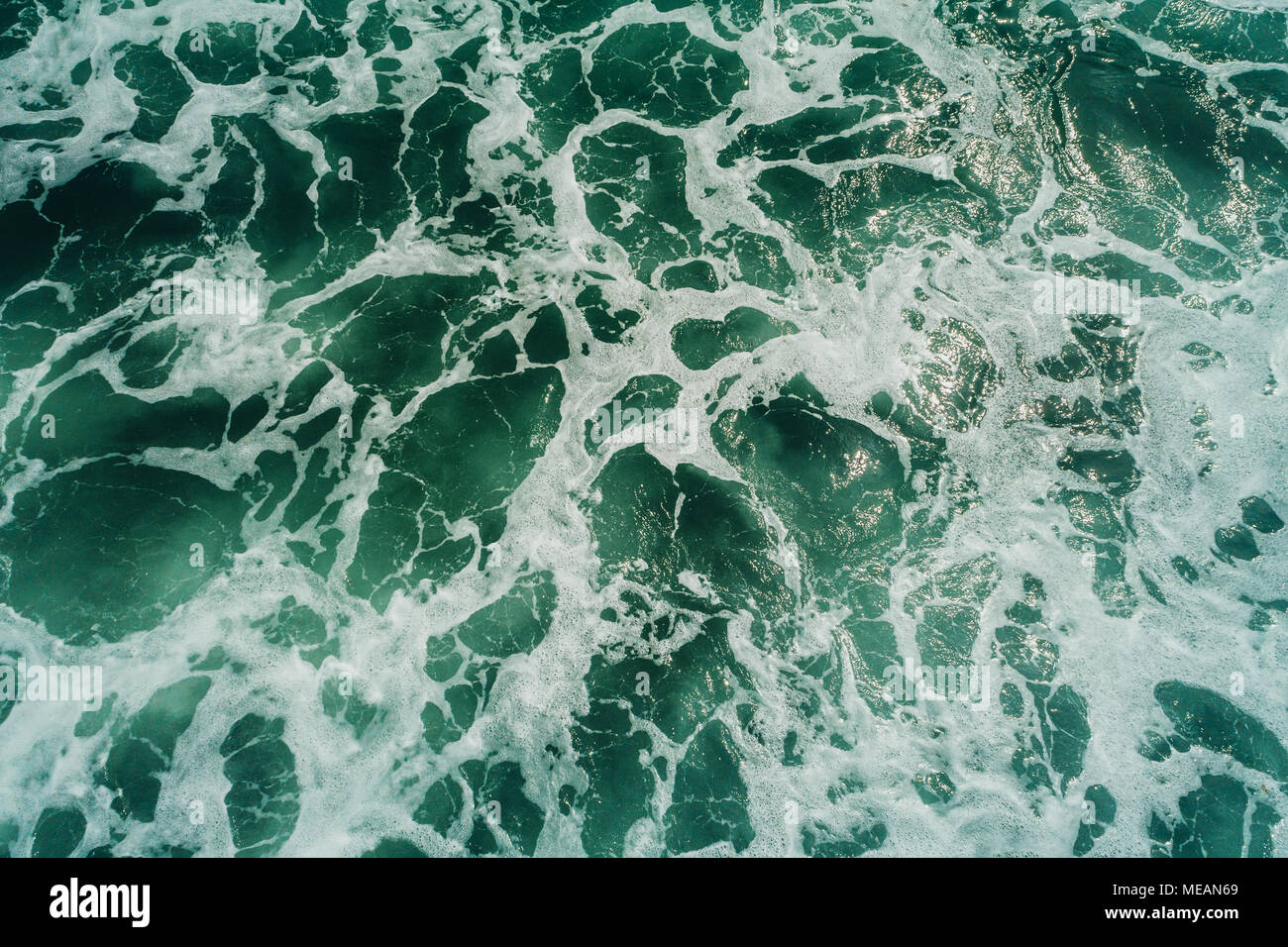 Ocean surf waves top view hi-res stock photography and images - Alamy