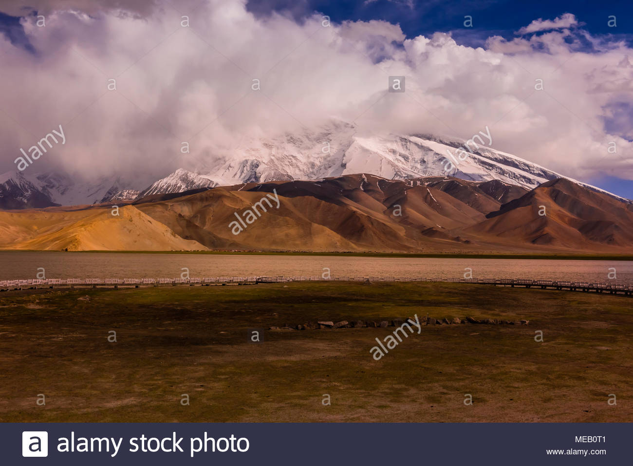 Kunlun Shan Mountains Stock Photos & Kunlun Shan Mountains Stock Images ...