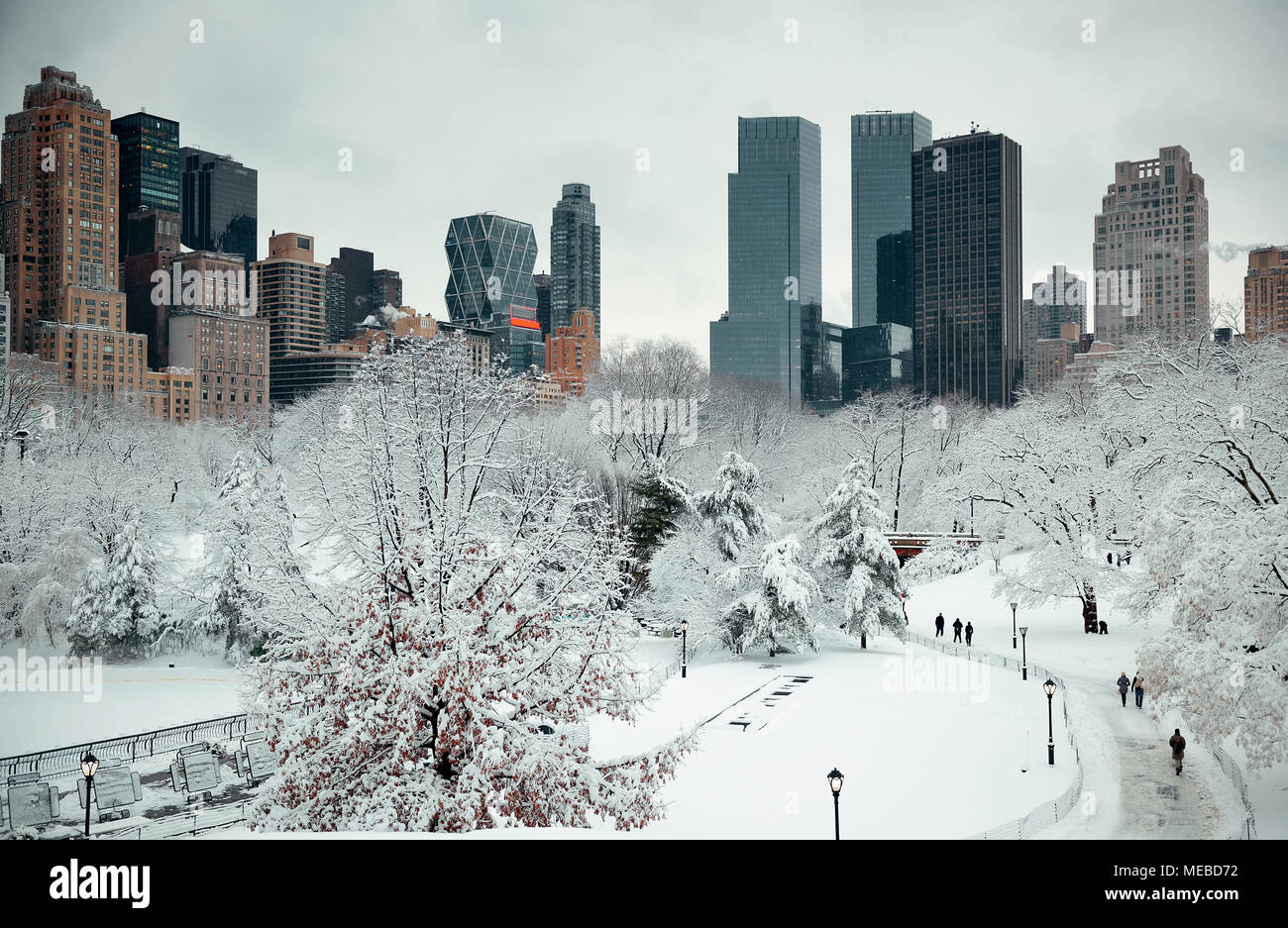 Central Park winter with skyscrapers in midtown Manhattan New York City ...