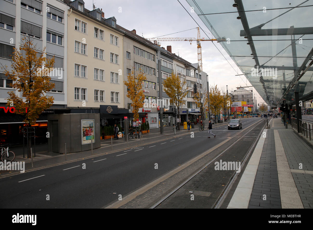 City walk way hi-res stock photography and images - Alamy