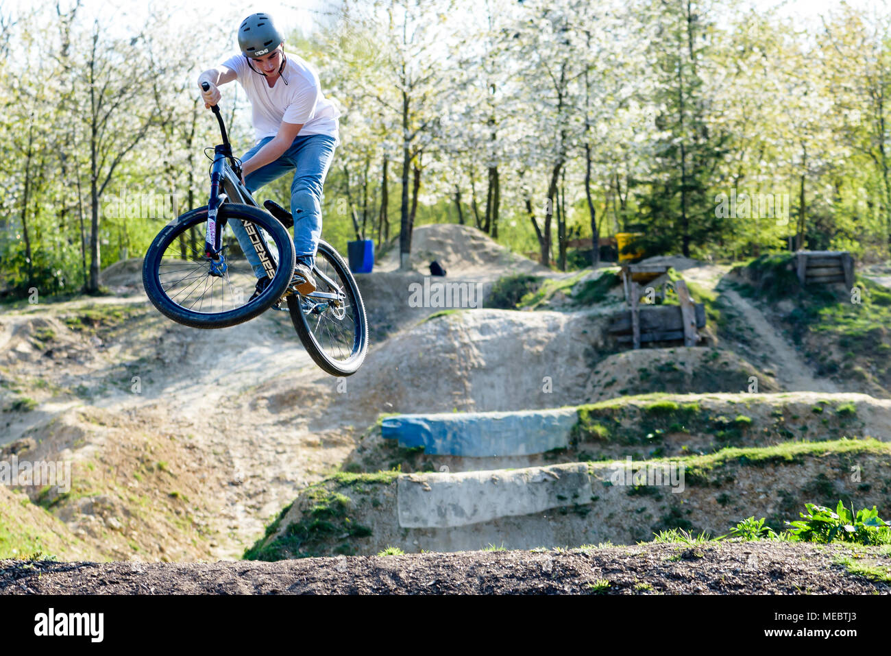 Mountain Bike Racing Stock Photo - Alamy