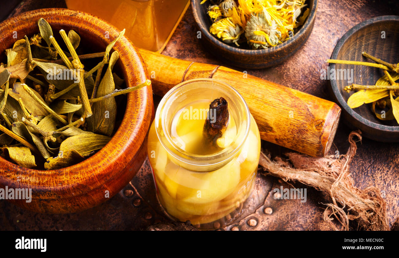 Natural herbal medicine,medicinal herbs and herbal medicinal tinctures ...