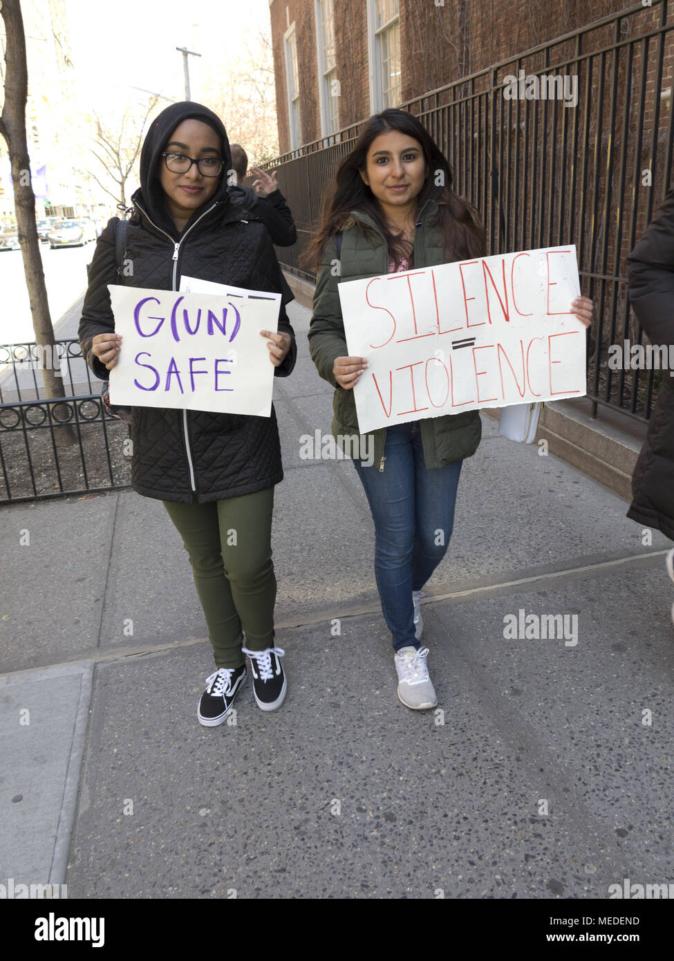 Cpw hi-res stock photography and images - Alamy