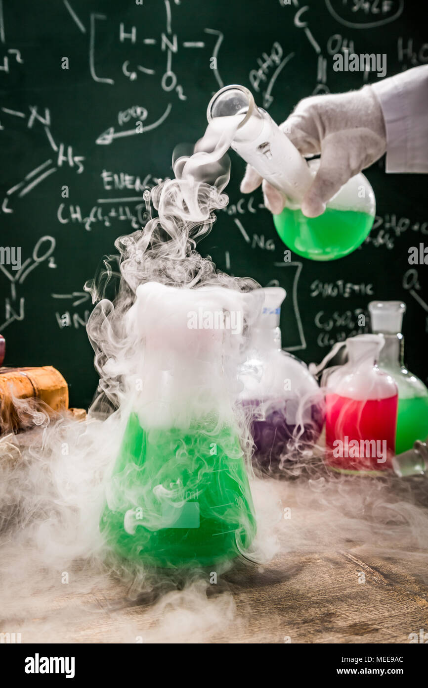 Laboratory flask green blue red hi-res stock photography and images - Alamy