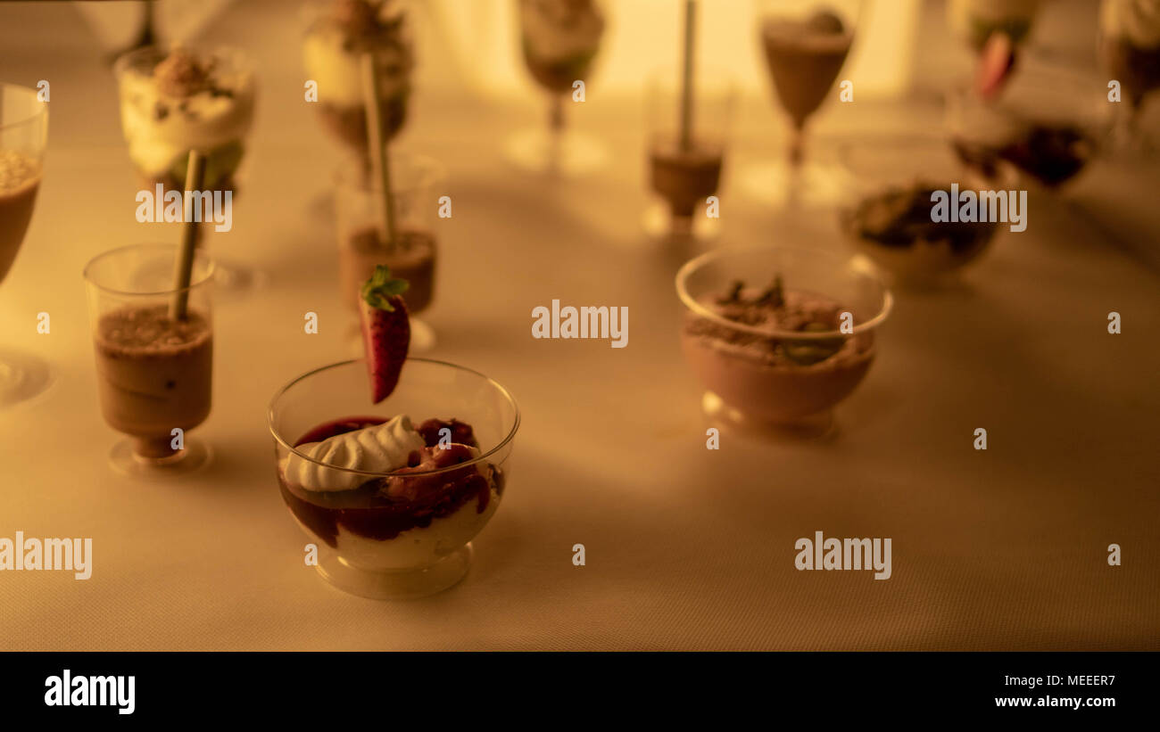 Dessert buffet Wedding Event Stock Photo - Alamy