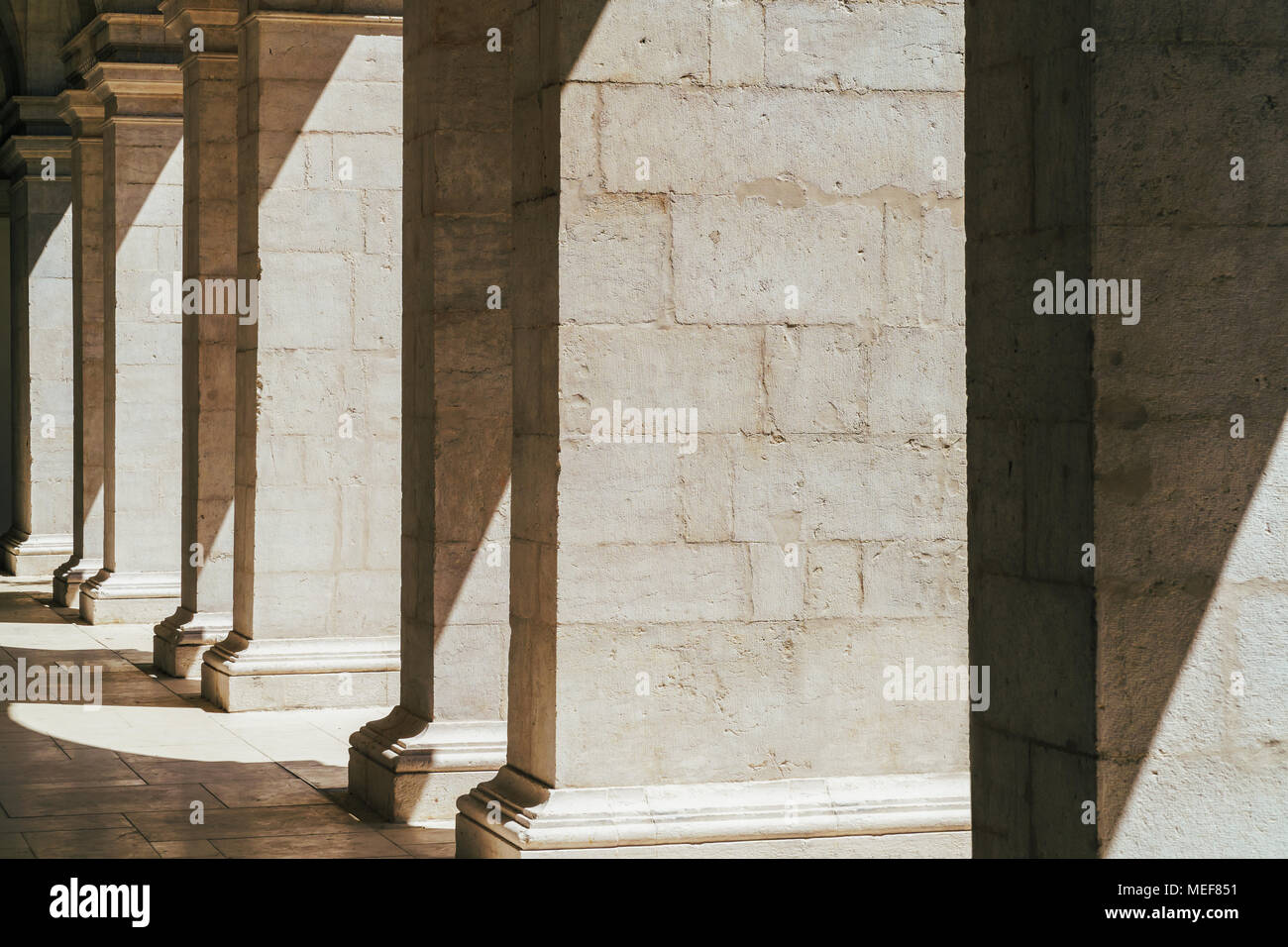 Classical architecture columns hi-res stock photography and images - Alamy