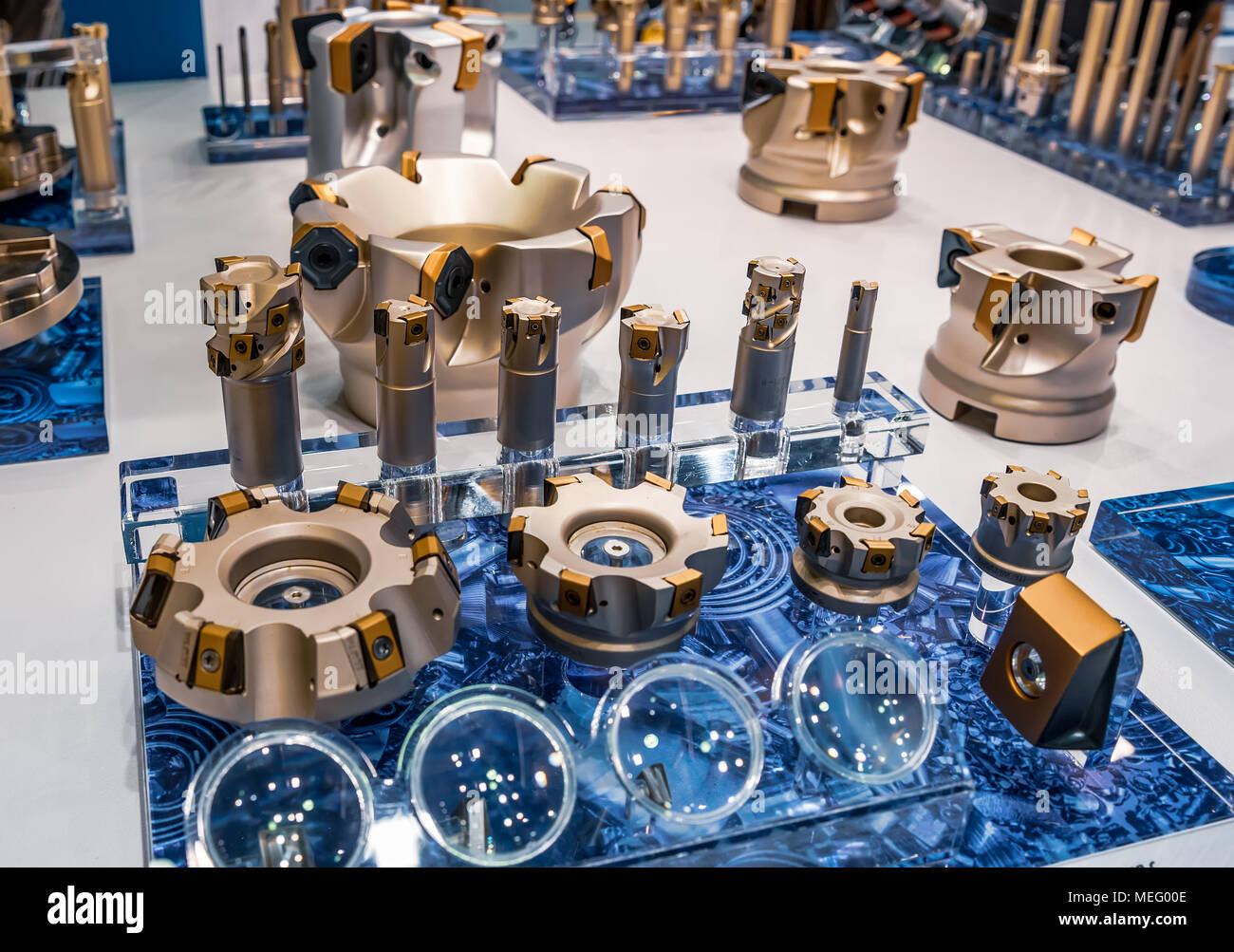 Milling machines hi-res stock photography and images - Alamy