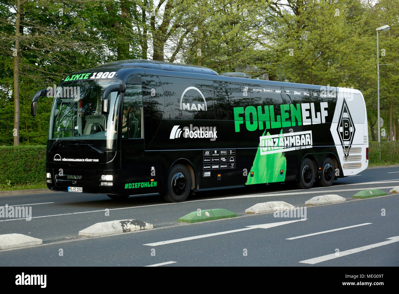 Mannschaftsbus hi-res stock photography and images - Alamy