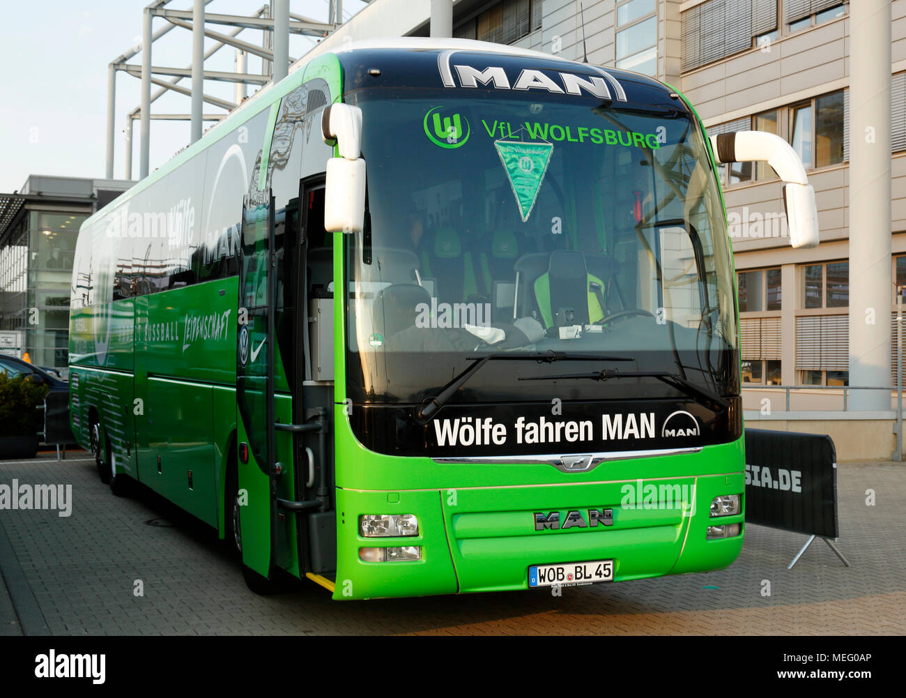Mannschaftsbus High Resolution Stock Photography and Images - Alamy