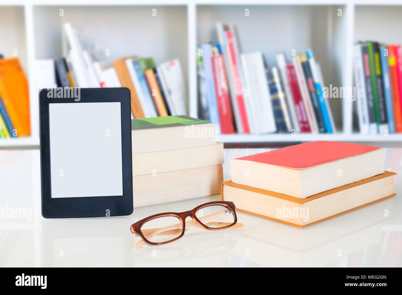 Digital books hi-res stock photography and images - Alamy