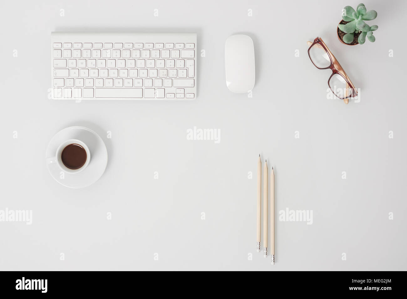Small office table hi-res stock photography and images - Alamy