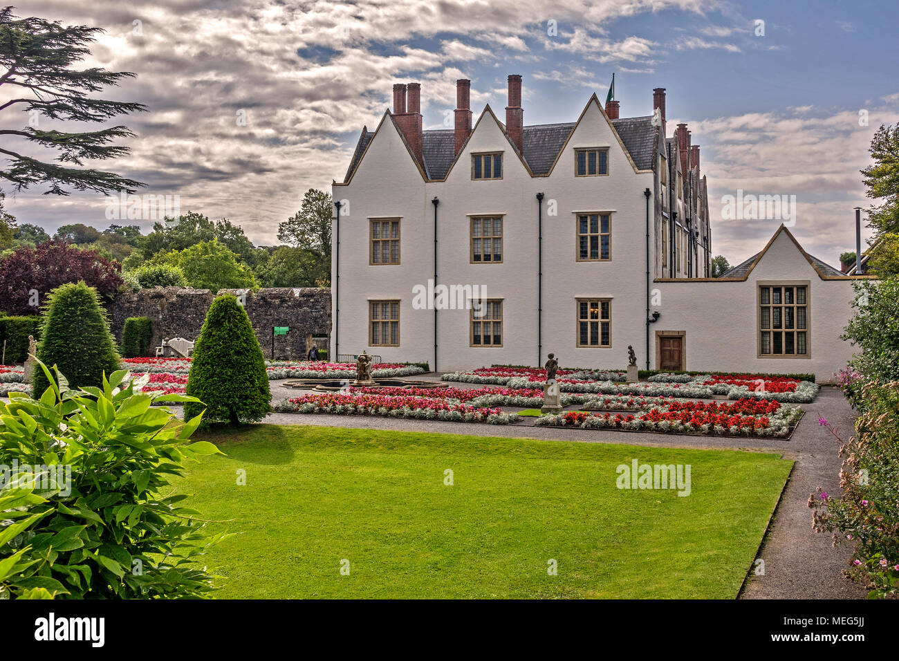 St fagans castle hi-res stock photography and images - Alamy