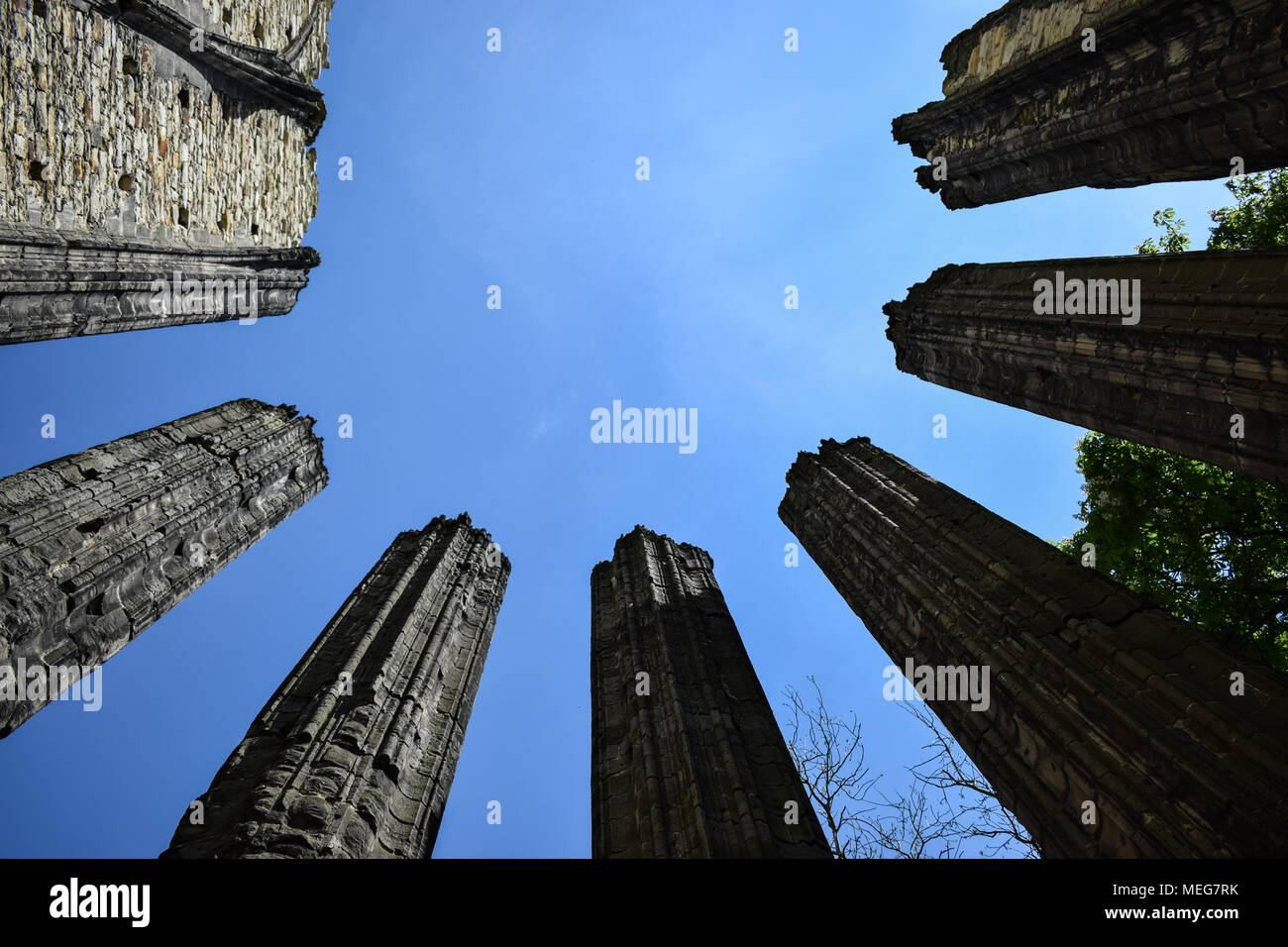 Church in unfinished castle hi-res stock photography and images - Alamy