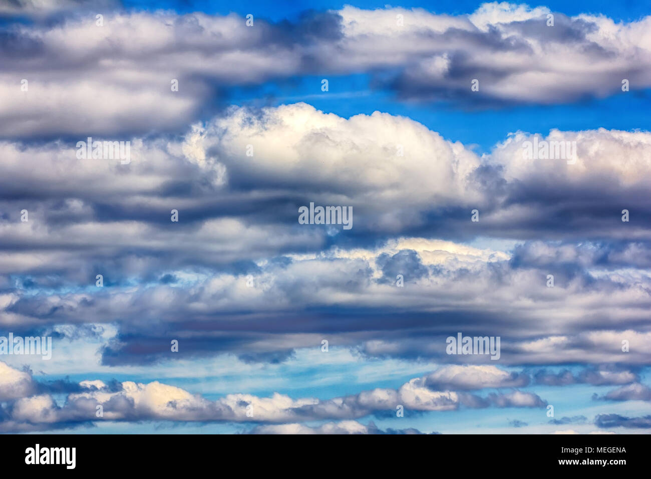 Woolpack cloud hi-res stock photography and images - Alamy