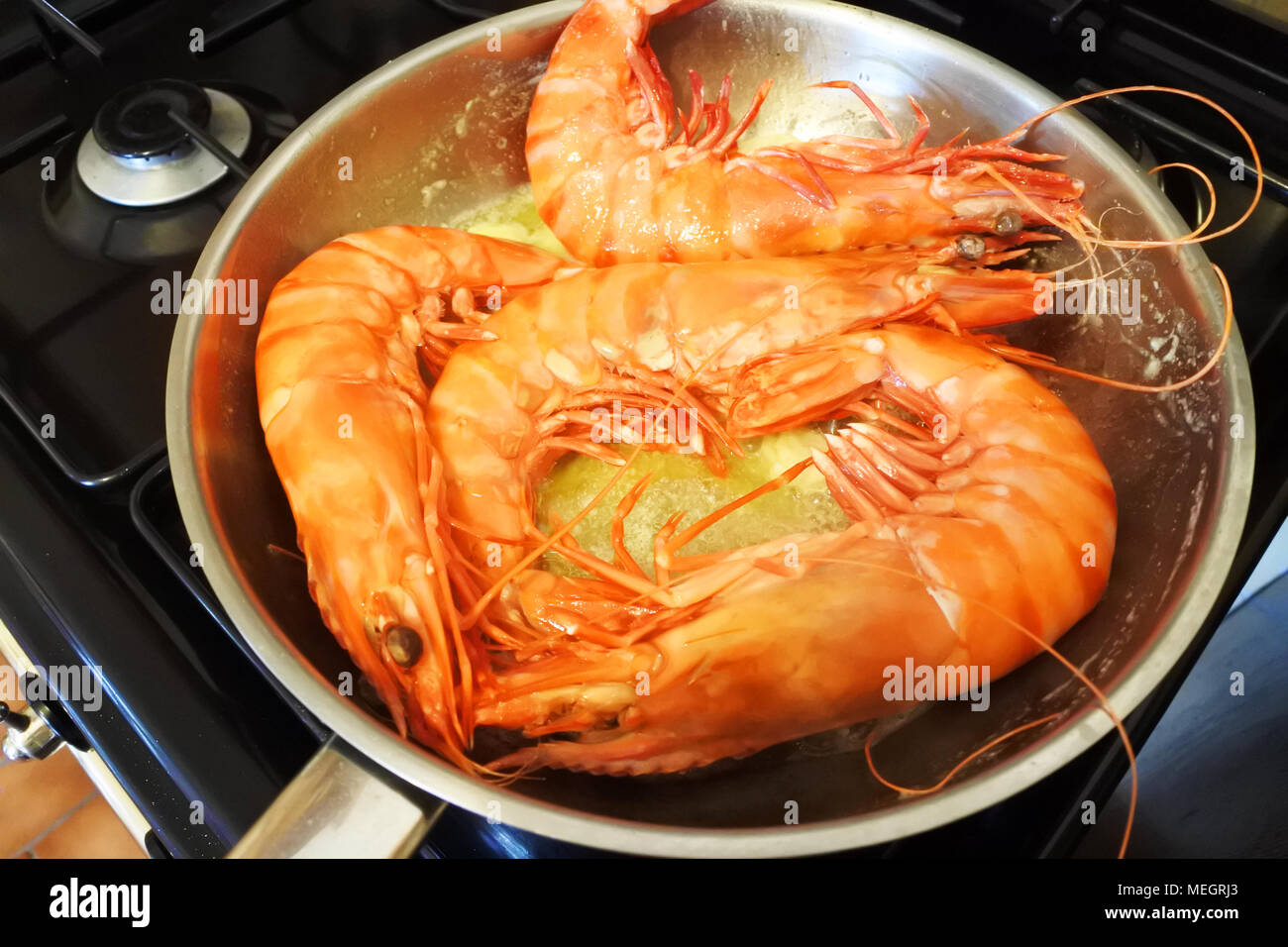 Image of king prawns hi-res stock photography and images - Alamy