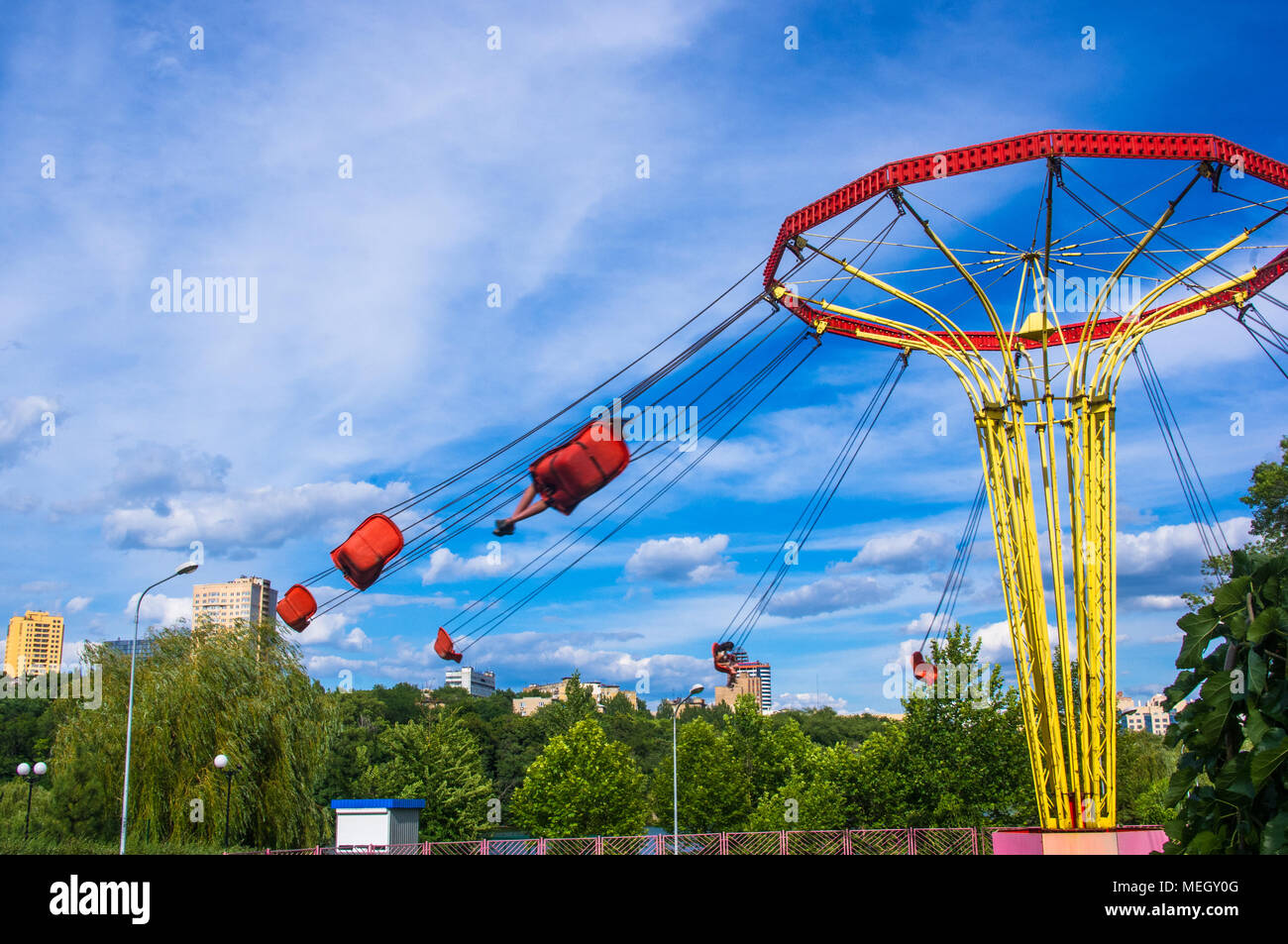 attractions in spring city Park - blooming flower and trees, bright ...