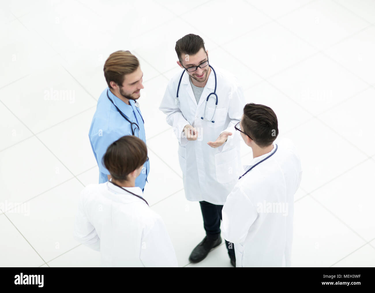 Leadership doctor teamwork planning hi-res stock photography and images ...