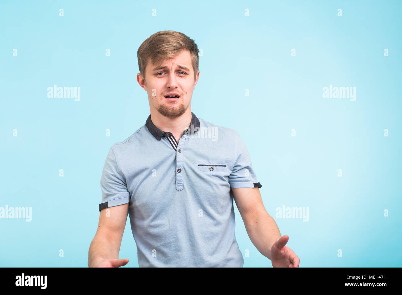 Worried shocked startled young hi-res stock photography and images - Alamy