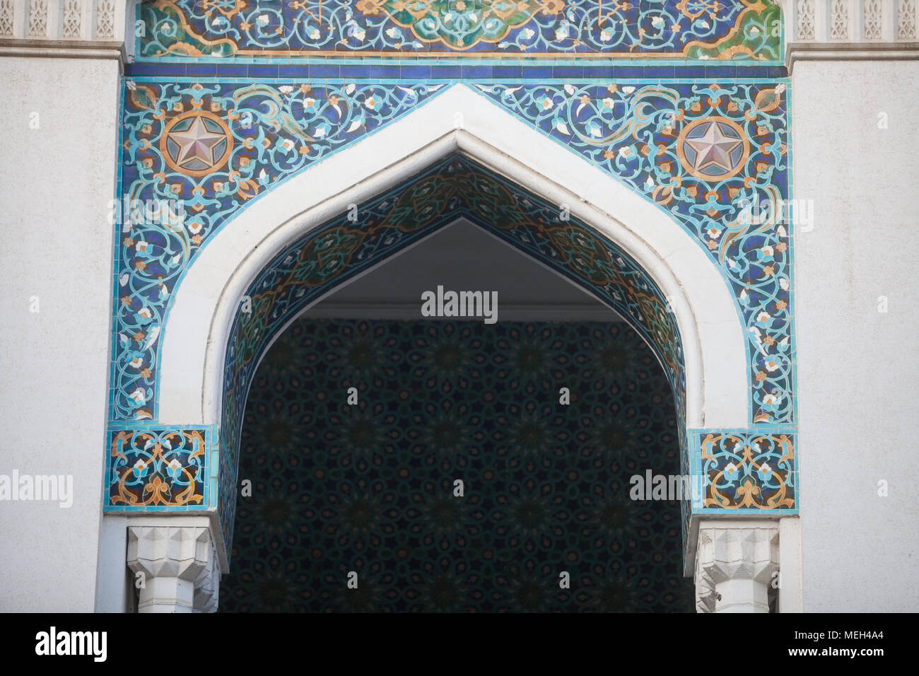 Arabic decorations close up on an entrance Stock Photo - Alamy
