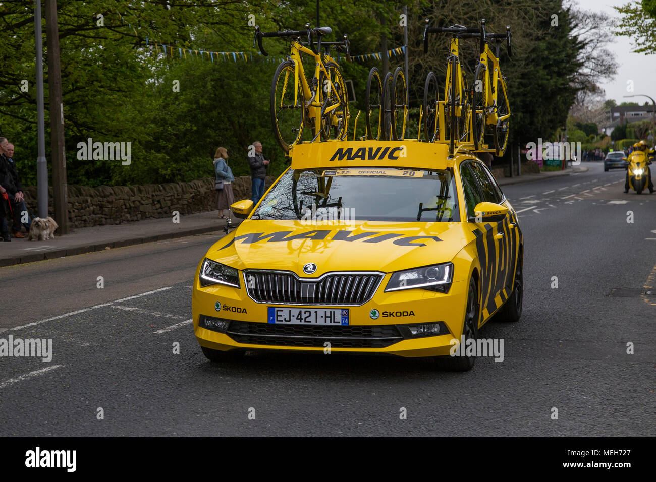 Cycling team support vehicle hi-res stock photography and images - Alamy