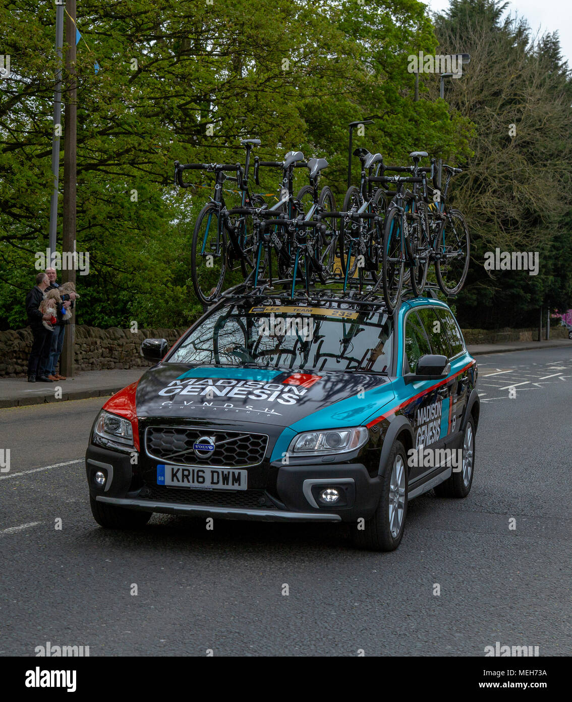 Cycling team support vehicle hi-res stock photography and images - Alamy