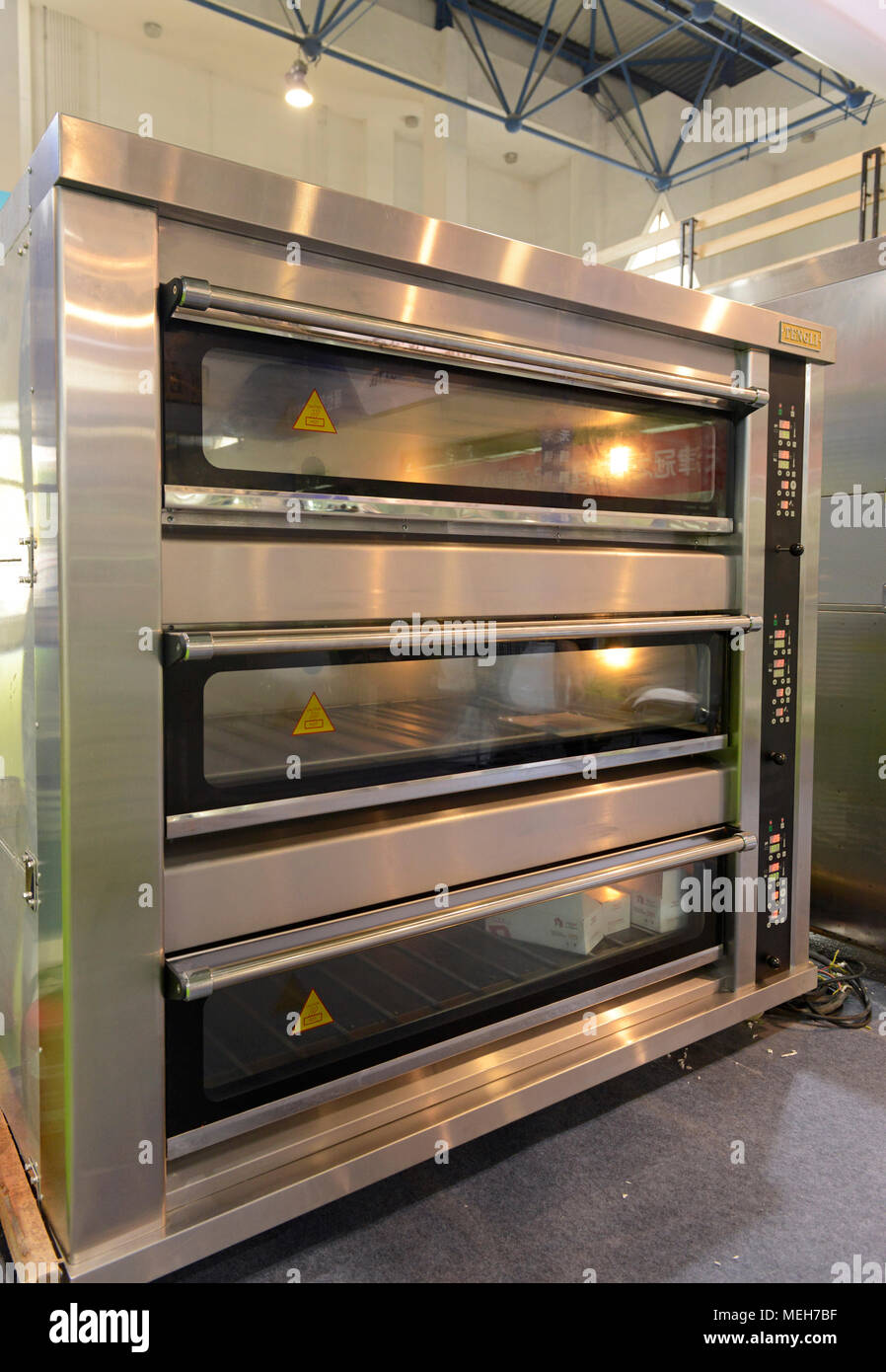 Three-tiered oven on show at the China International Bakery exhibition ...