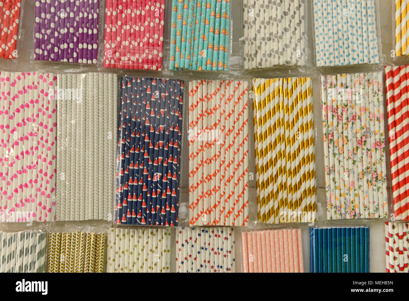 Packet of paper straws hi-res stock photography and images - Alamy