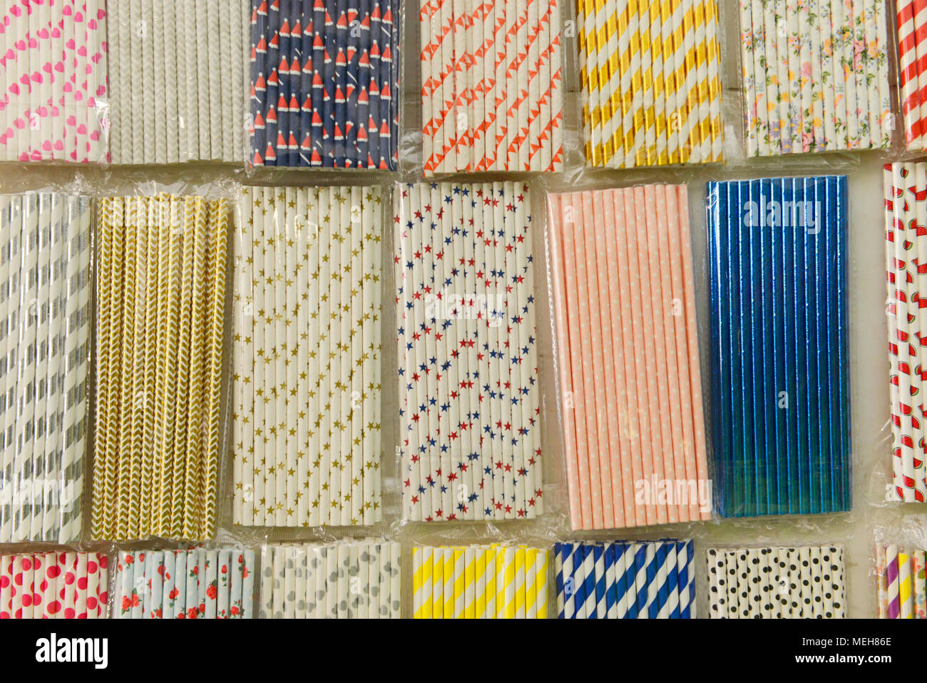 Packet of paper straws hi-res stock photography and images - Alamy