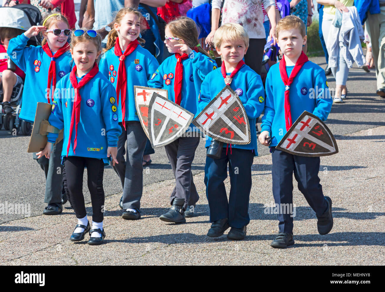 Bournemouth, Dorset, UK 22nd April 2018. Warm sunny weather as hundreds ...
