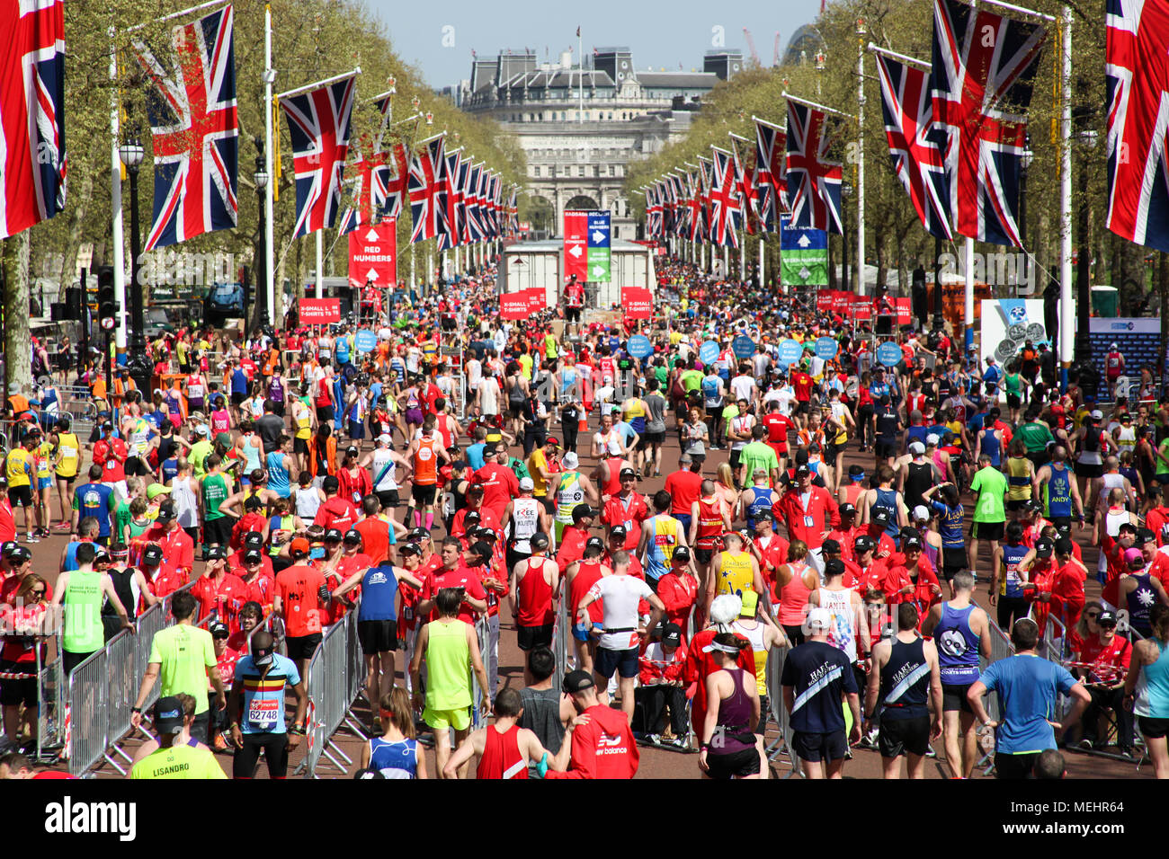 London marathon finish line hi-res stock photography and images - Alamy