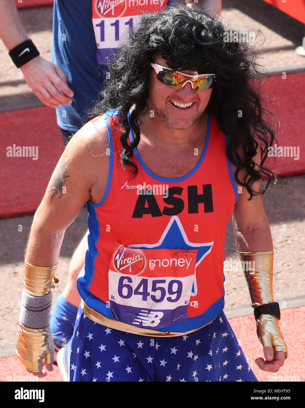 Long distance runner start line hi-res stock photography and images - Alamy