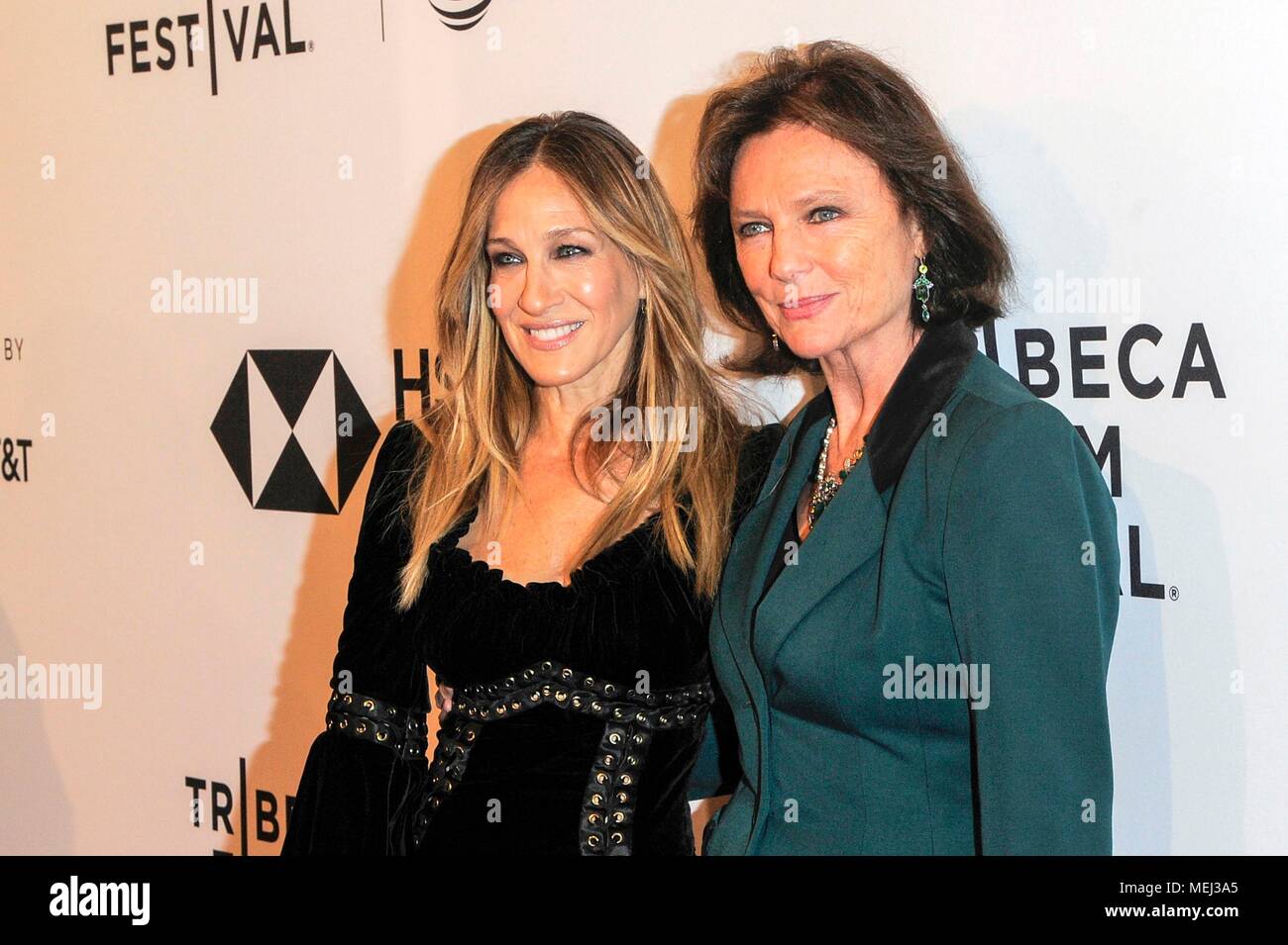 NEW YORK, NY - APRIL 19: Actors Sarah Jessica Parker and Jacqueline ...