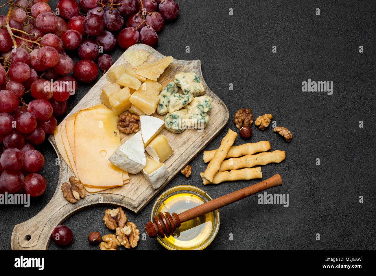 various types of cheese - brie, camembert, roquefort and cheddar Stock ...