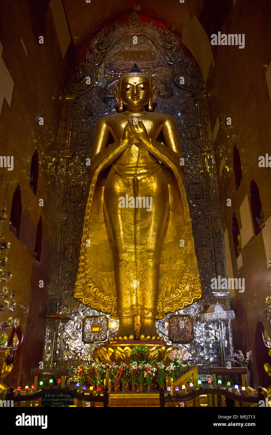 One of the four Buddha statues ( One of the four Buddha statues (