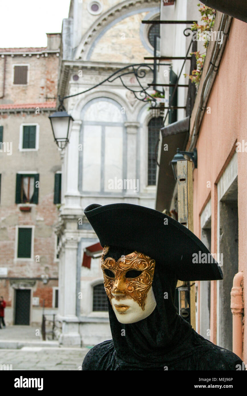 Venetian traditional mask Casanova Stock Photo - Alamy