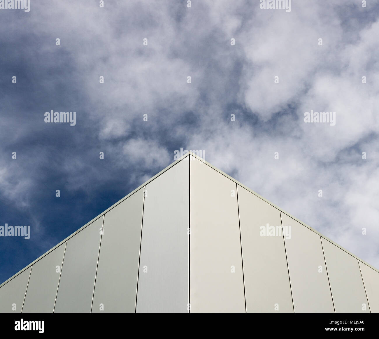 Corner of a modern building Stock Photo - Alamy