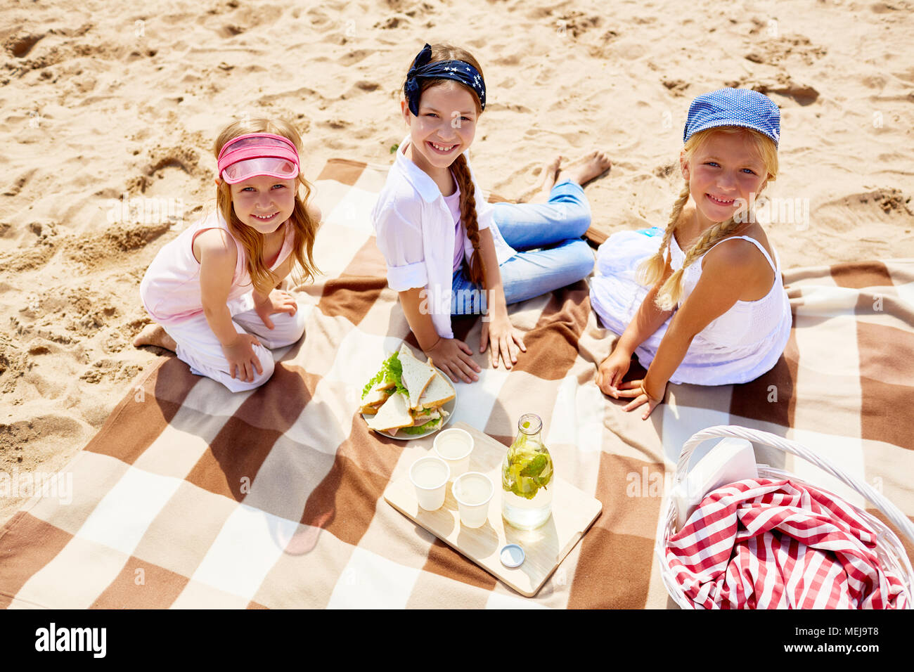 Picnic on sand hi-res stock photography and images - Alamy