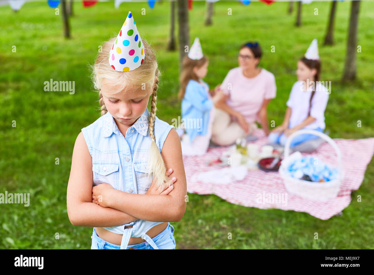 Girl child lonely party hi-res stock photography and images - Alamy