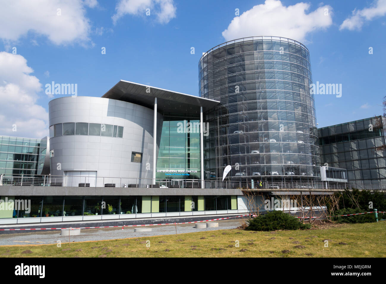 Volkswagen factory dresden germany hi-res stock photography and images ...