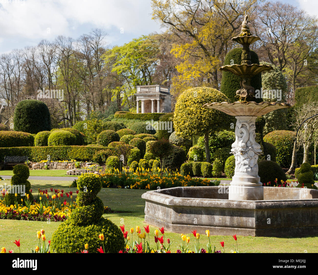 Landscaped formal garden hi-res stock photography and images - Alamy