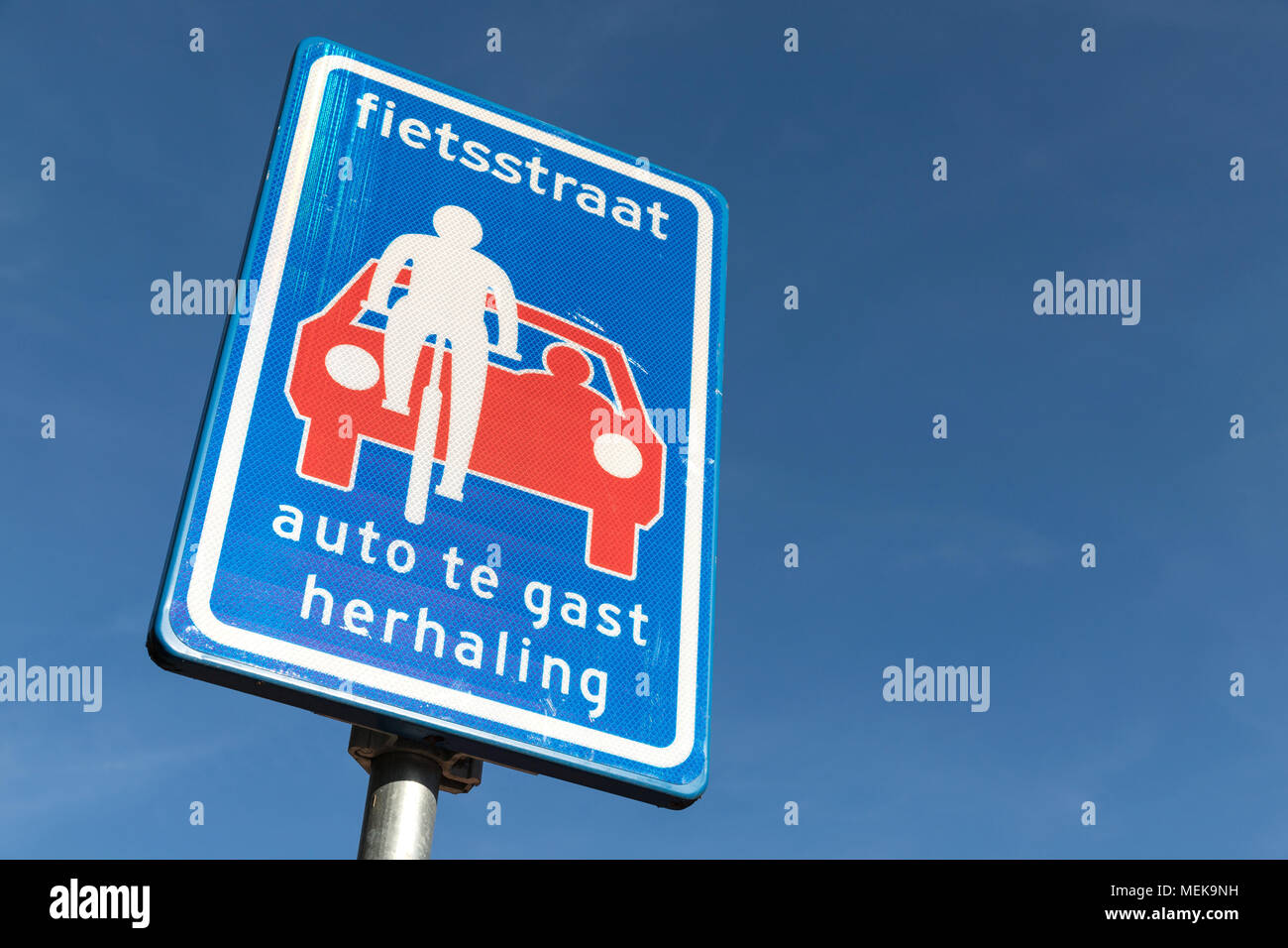 Car bicycle sign hi-res stock photography and images - Alamy