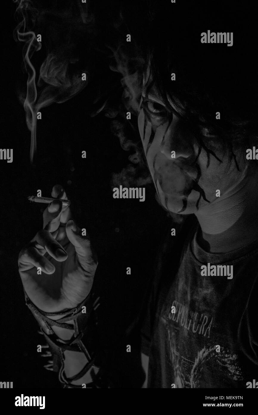 Addiction smoking hi-res stock photography and images - Alamy