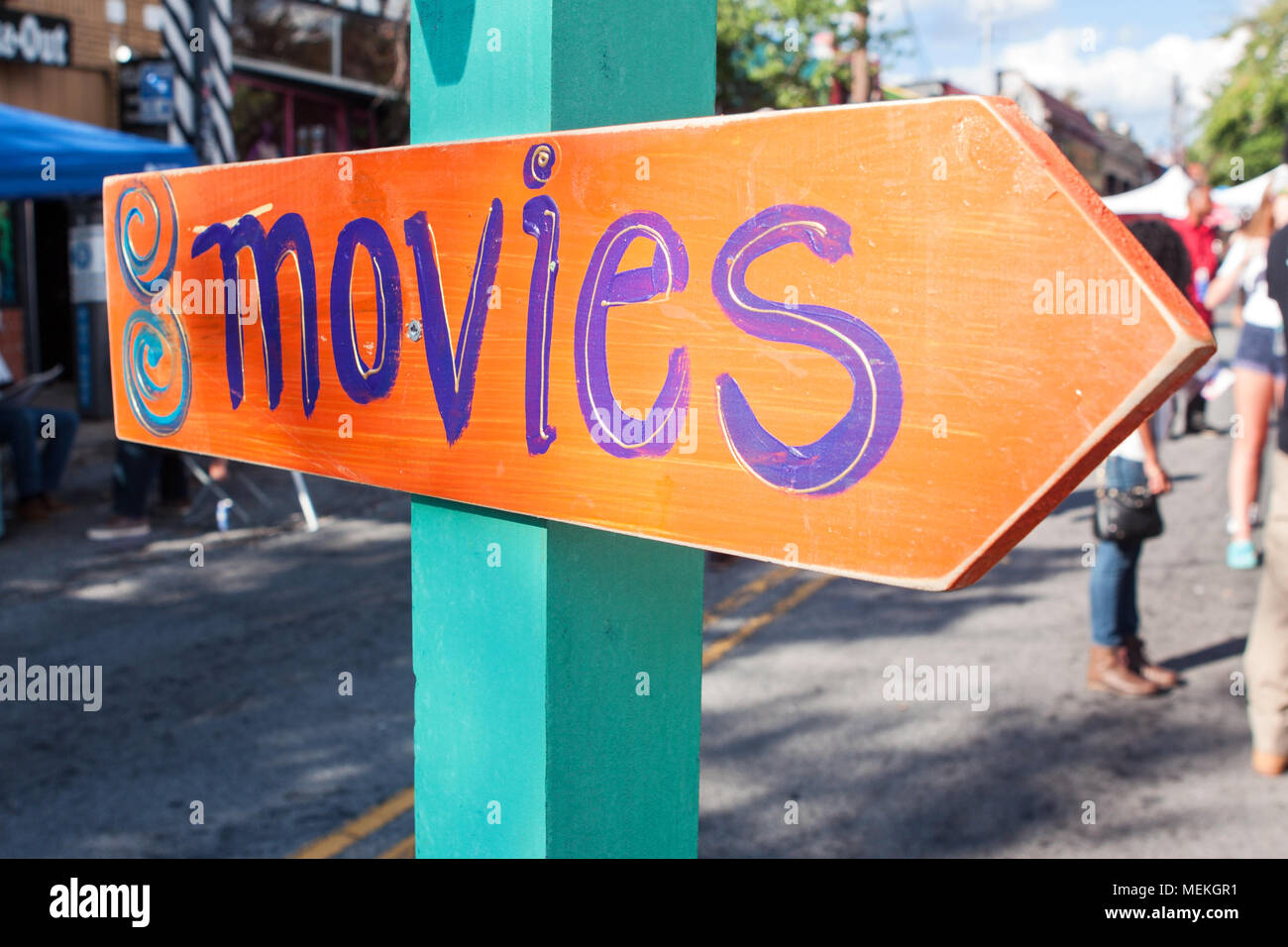 Handmade sign points festival patrons in right direction for movies ...