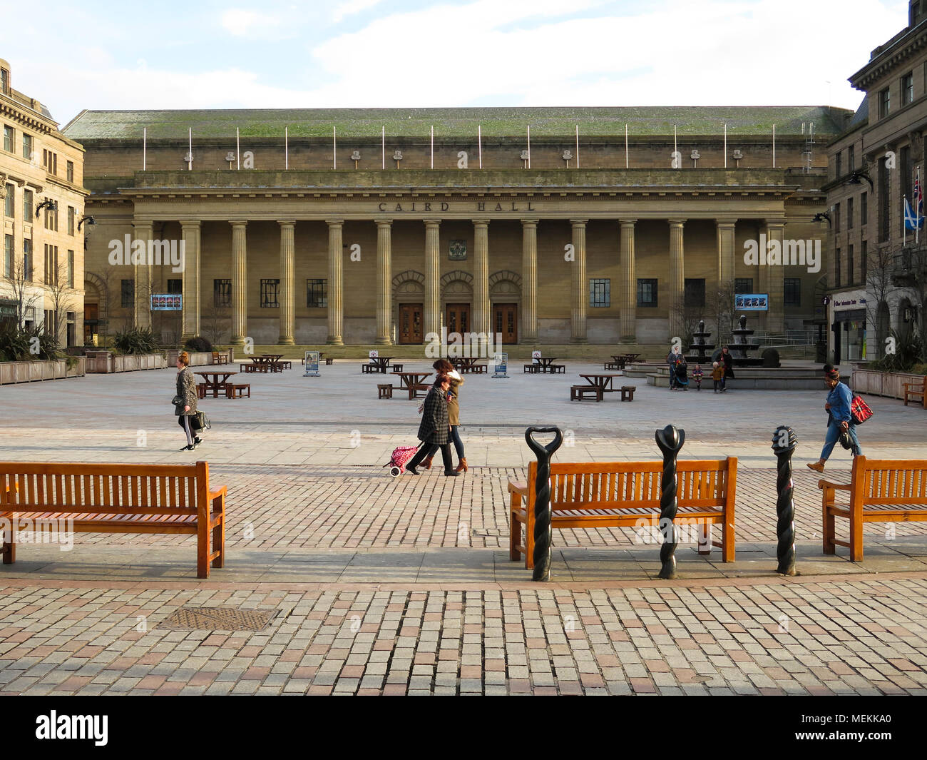 Caird Hall and City Square Dundee Stock Photo - Alamy